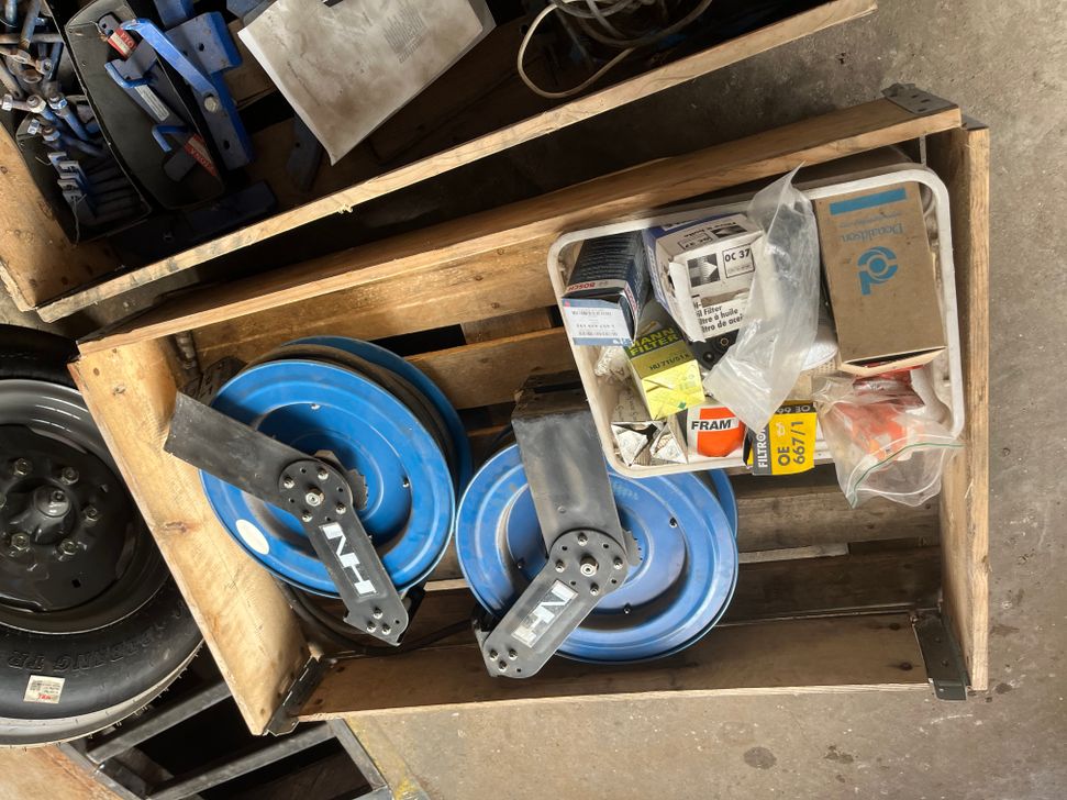 LOT med div. sliddele til Fiona såmaskine / LOT with various wear parts ...